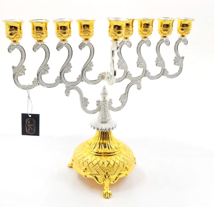 חנוכיה מוזהבת 30 ס”מ - שמחי ובניו